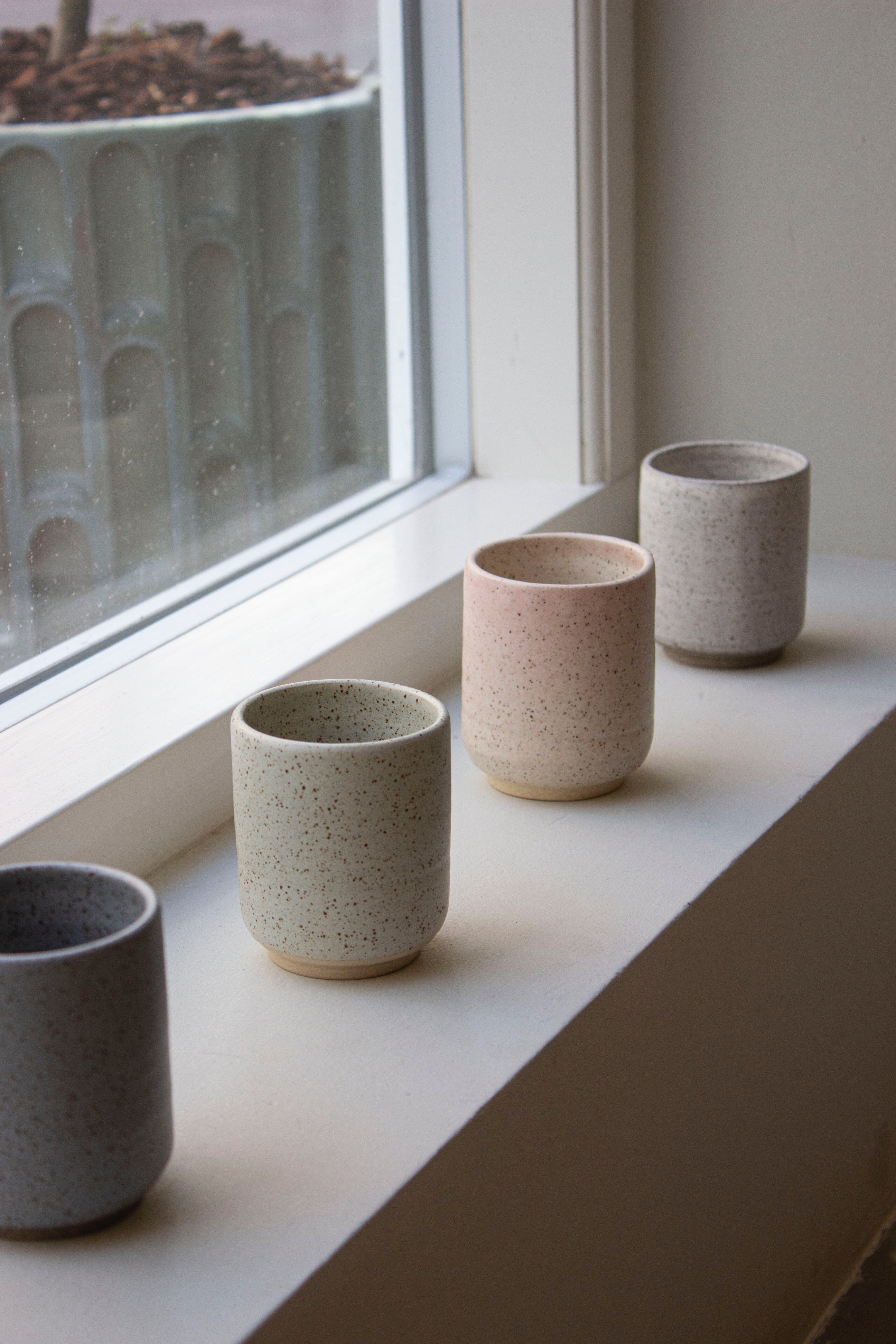 Håndlavede keramik krus og kopper til kaffe og te | YONOBI